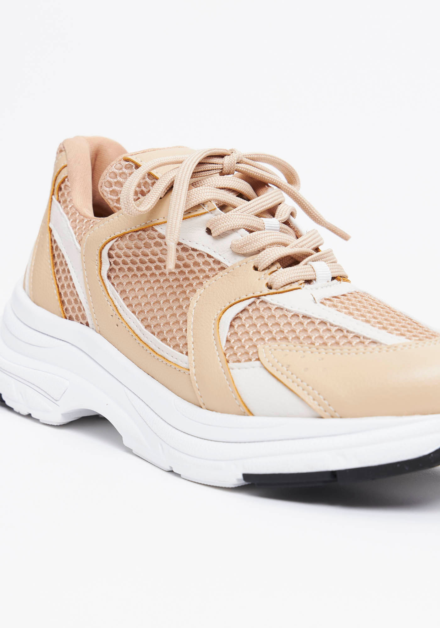 Tênis Chunky com Recortes