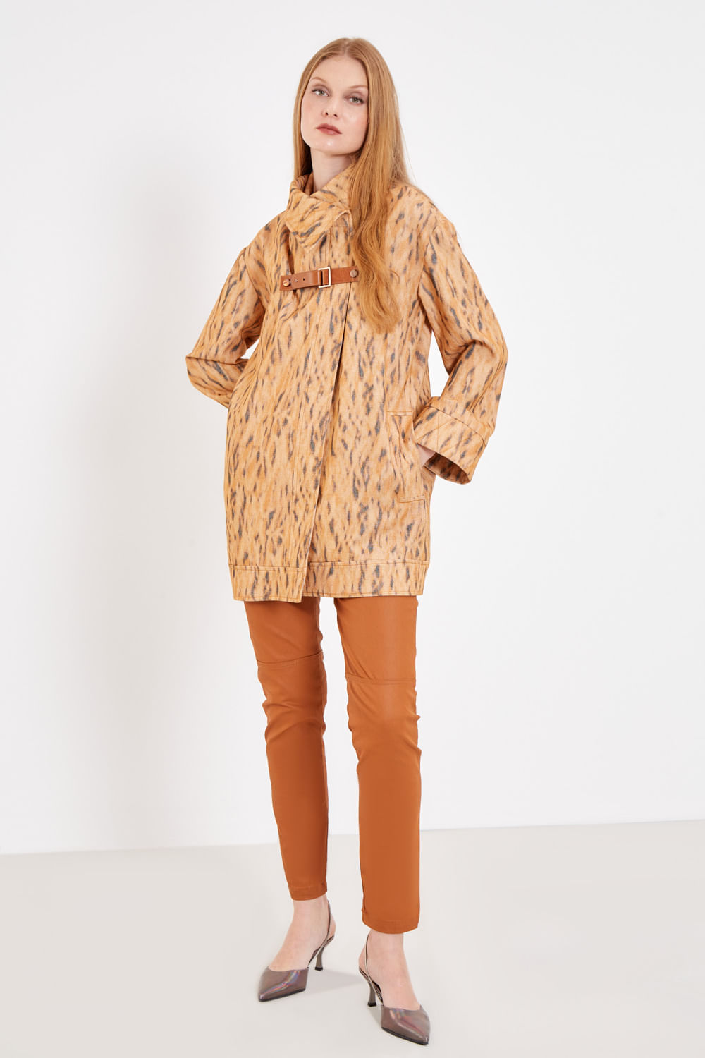 Trench Coat Estampa Felino